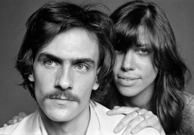 20 Photos Captured Romantic Moments of James Taylor and Carly Simon ...