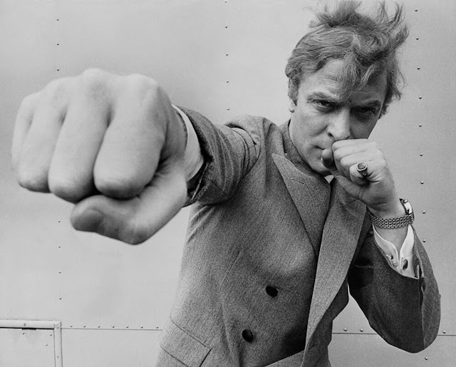 20 Vintage Portraits of a Young and Handsome Michael Caine From the ...
