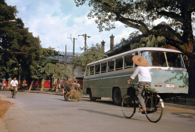 30 Fascinating Photos Document Everyday Life of Guangzhou, China in the ...