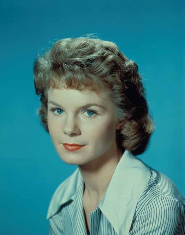 35 Vintage Photos of Diane Varsi in the 1950s and 1960s | Vintage News ...