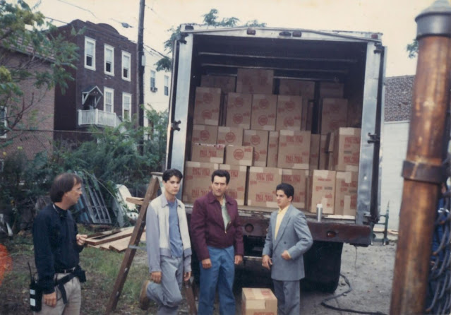 36 Amazing Behind the Scenes Photos From the Making of “Goodfellas ...
