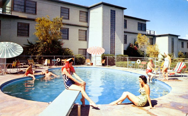 40 Vintage Postcards That Capture the Motel Pools of Mid-Century ...