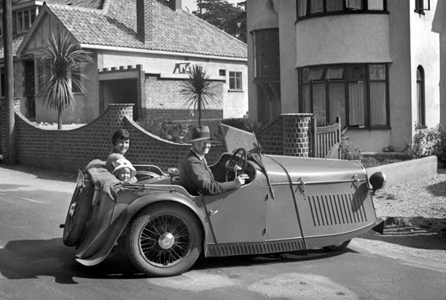Amazing Photos of Raleigh Safety Seven, a Largely Forgotten Product of ...