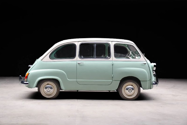 Amazing Photos of the 1961 Fiat 600 Multipla | Vintage News Daily