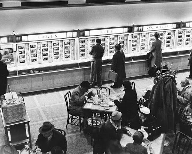 Amazing Vintage Photographs of Automats in New York From the 1940s and ...