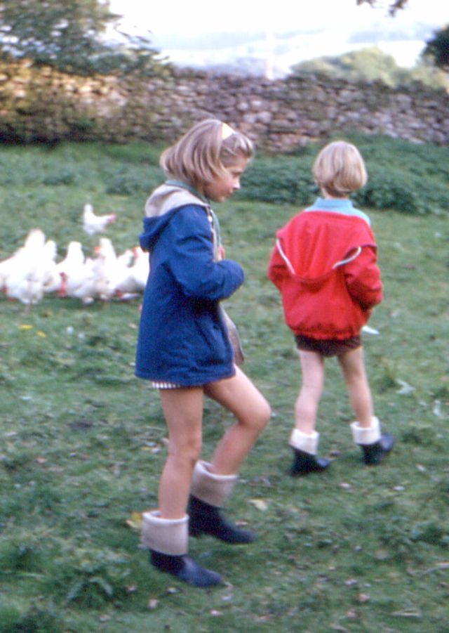 Lovely Color Pictures That Show What Children Wore in the 1960s ...
