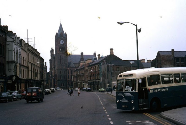 40 Color Snapshots That Capture Street Scenes of Ireland and Northern ...