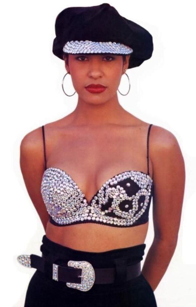 45 Beautiful Photos Of Selena In The Early 1990s Vintage News Daily 45 Beautiful Photos Of Selena In The Early 1990s Vintage News Daily