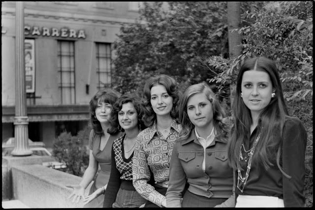 Young People of Santiago, Chile in the Early 1970s Through Amazing ...