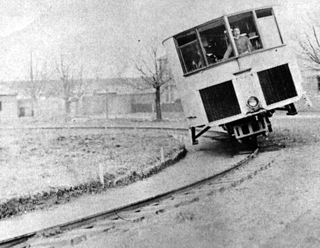 The Brennan Gyro-Monorail: The World’s First Single-Track Railcar That ...