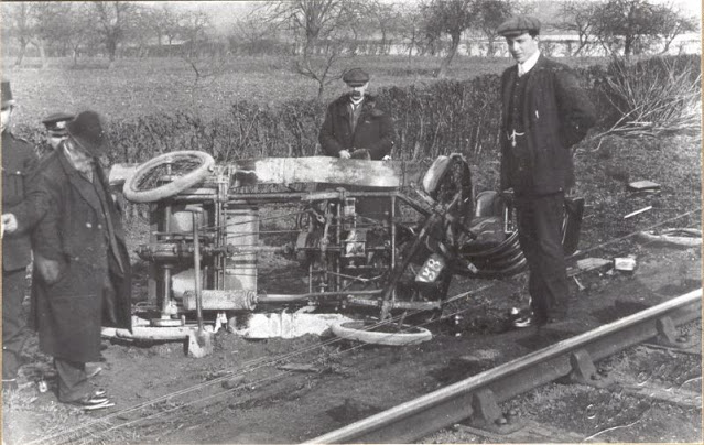 Before Seatbelts and Airbags, 20 Terrible Photos of Car Accidents in ...