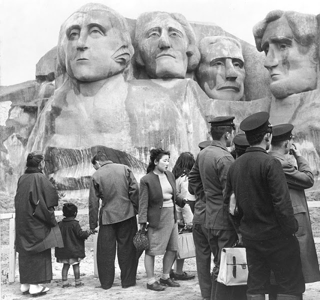 America Fair in Osaka, Japan, on March 25, 1950 | Vintage News Daily