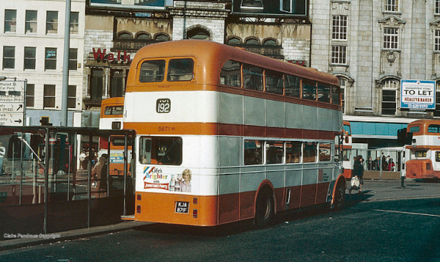 Fascinating Vintage Snapshots of Manchester in the ‘80s | Vintage News ...