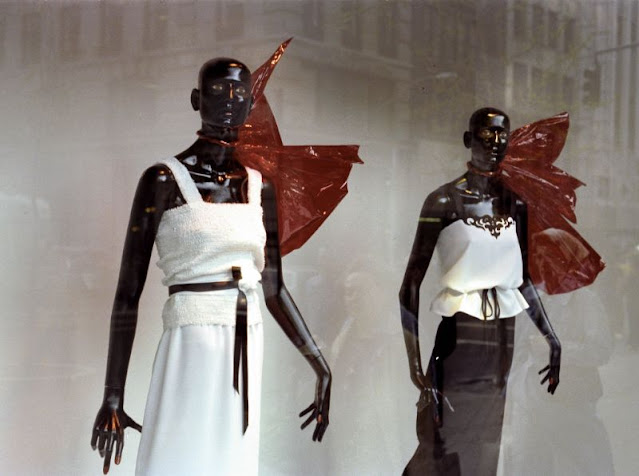 Window Displays of New York Fashion Stores in the Late 1970s and ’80s ...