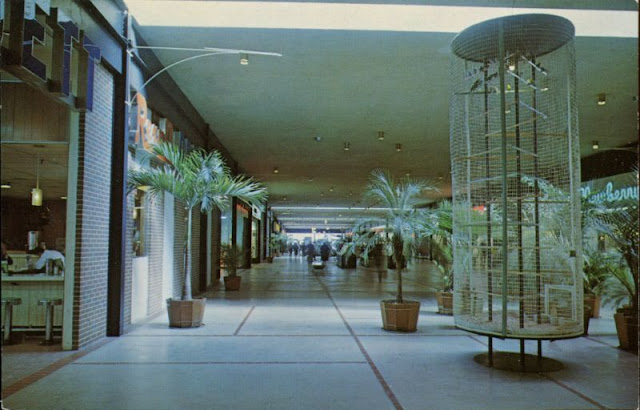 50 Vintage Postcards Capture Shopping Malls of the U.S. in the Mid-20th ...