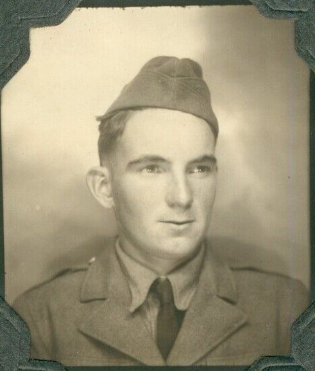 Photobooth Portraits of Military Servicemen From the 1940s | Vintage ...