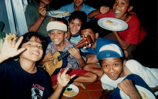 Jakarta in the 1990s Through Fascinating Photos | Vintage News Daily