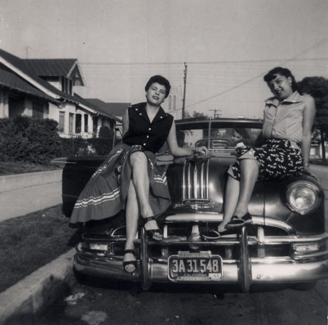 45 Amazing Found Photos That Defined Fashion Styles of ’50s Women ...
