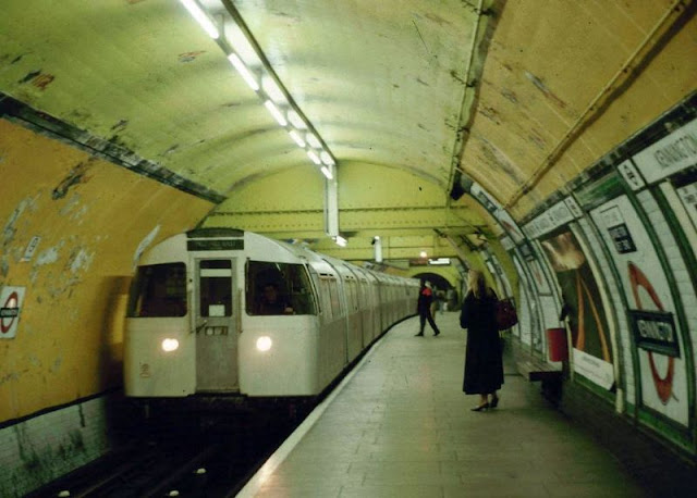 London Underground in the 1980s Through Fascinating Photos | Vintage ...