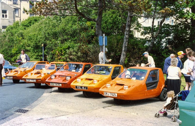 20 Amazing Photos of the Bond Bug | Vintage News Daily