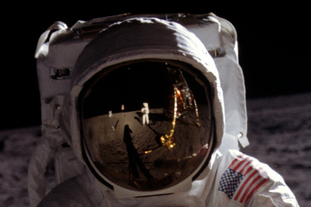 The Clearest Photo of Neil Armstrong Walking on the Lunar Surface ...