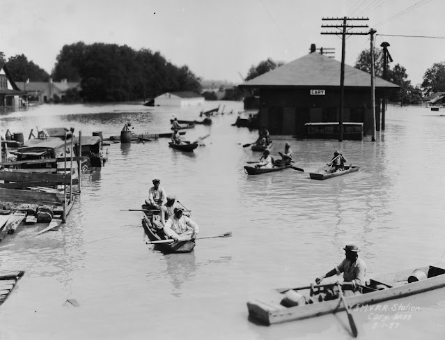 20 Historical Photos From the Great Mississippi River Flood of 1927 ...