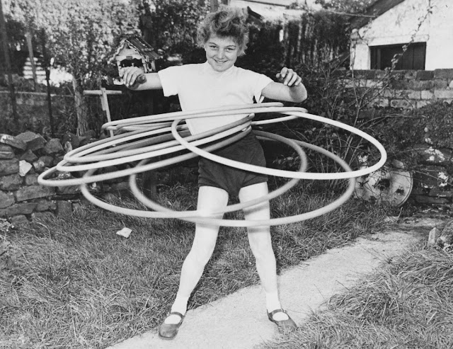 The Hula Hoop Was a Fad-Craze of the 1950s an 1960s | Vintage News Daily