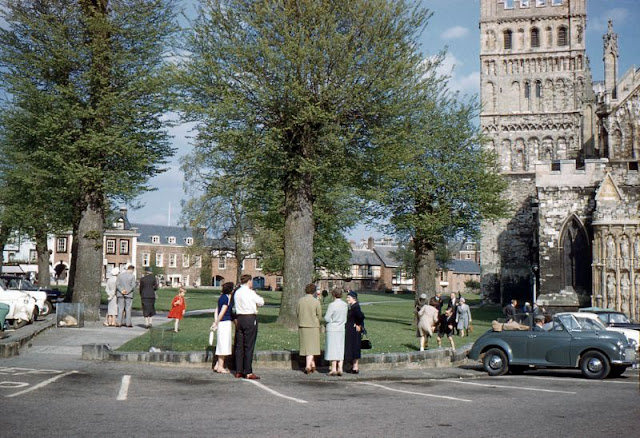 Wonderful Photos Capture Street Scenes of England in the 1960s ...
