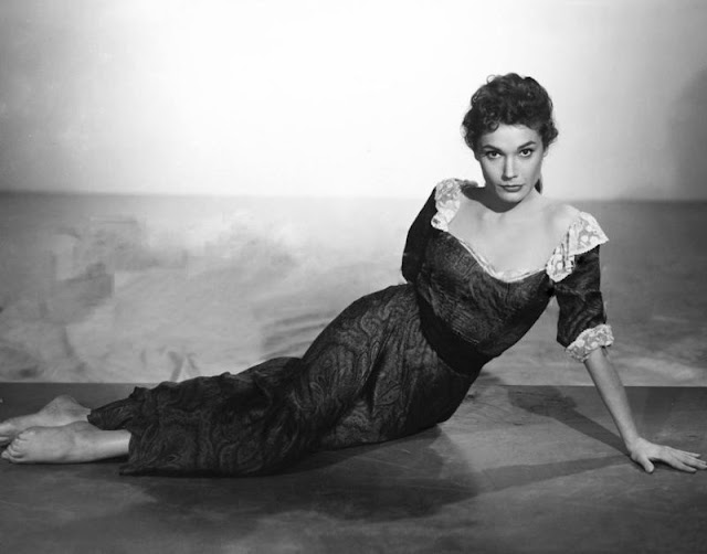 Fabulous Portrait Photos of Felicia Farr in the 1950s | Vintage News Daily