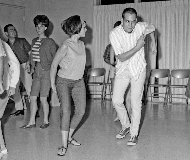 40 Amazing Photos of Dance Party at Fresno State College in the 1960s ...