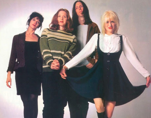 30 Amazing Photos of Hole (Band) in the 1990s | Vintage News Daily