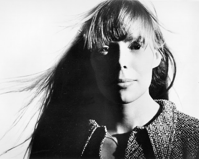 25 Fascinating Portraits of a Young Joni Mitchell in the 1970s ...