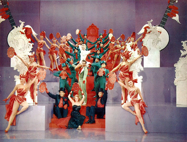 30 Publicity Photos From the Set of the 1954 Classic “White Christmas ...