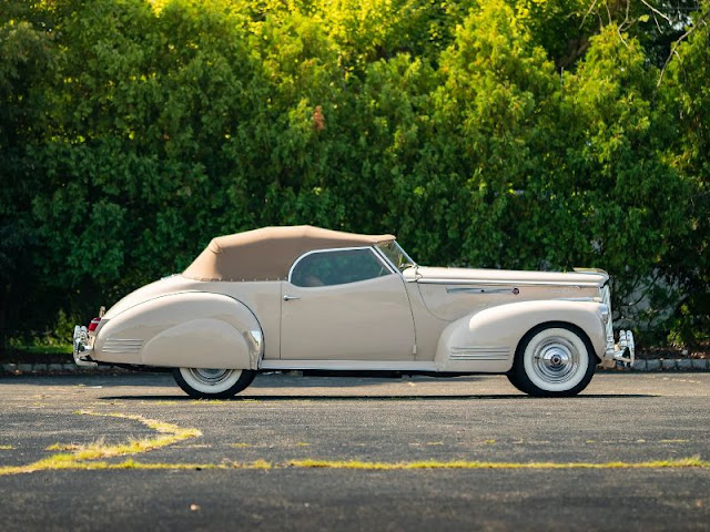 Beautiful Photos of the 1941 Packard Custom Super Eight One Eighty ...