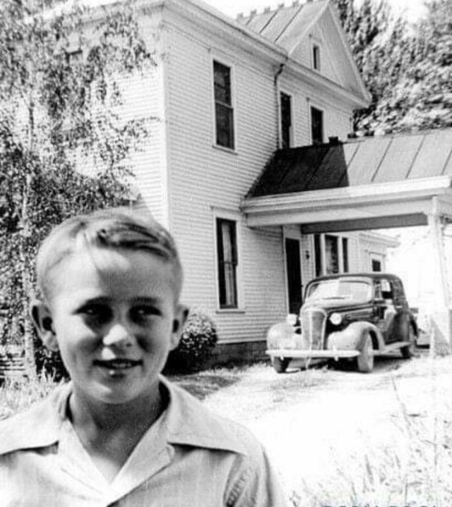 30 Photos of James Dean as a Teenager in the 1940s | Vintage News Daily