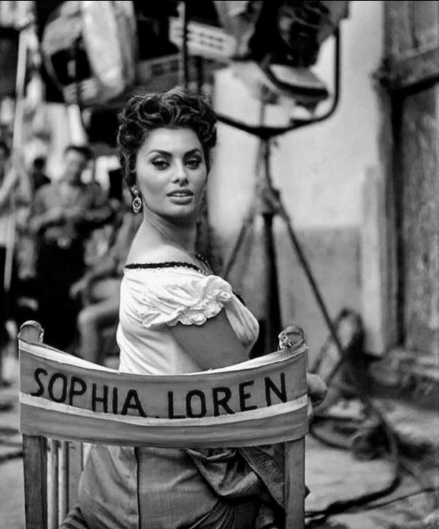 30 Stunning Portraits of Sophia Loren on the Set ‘The Miller’s ...